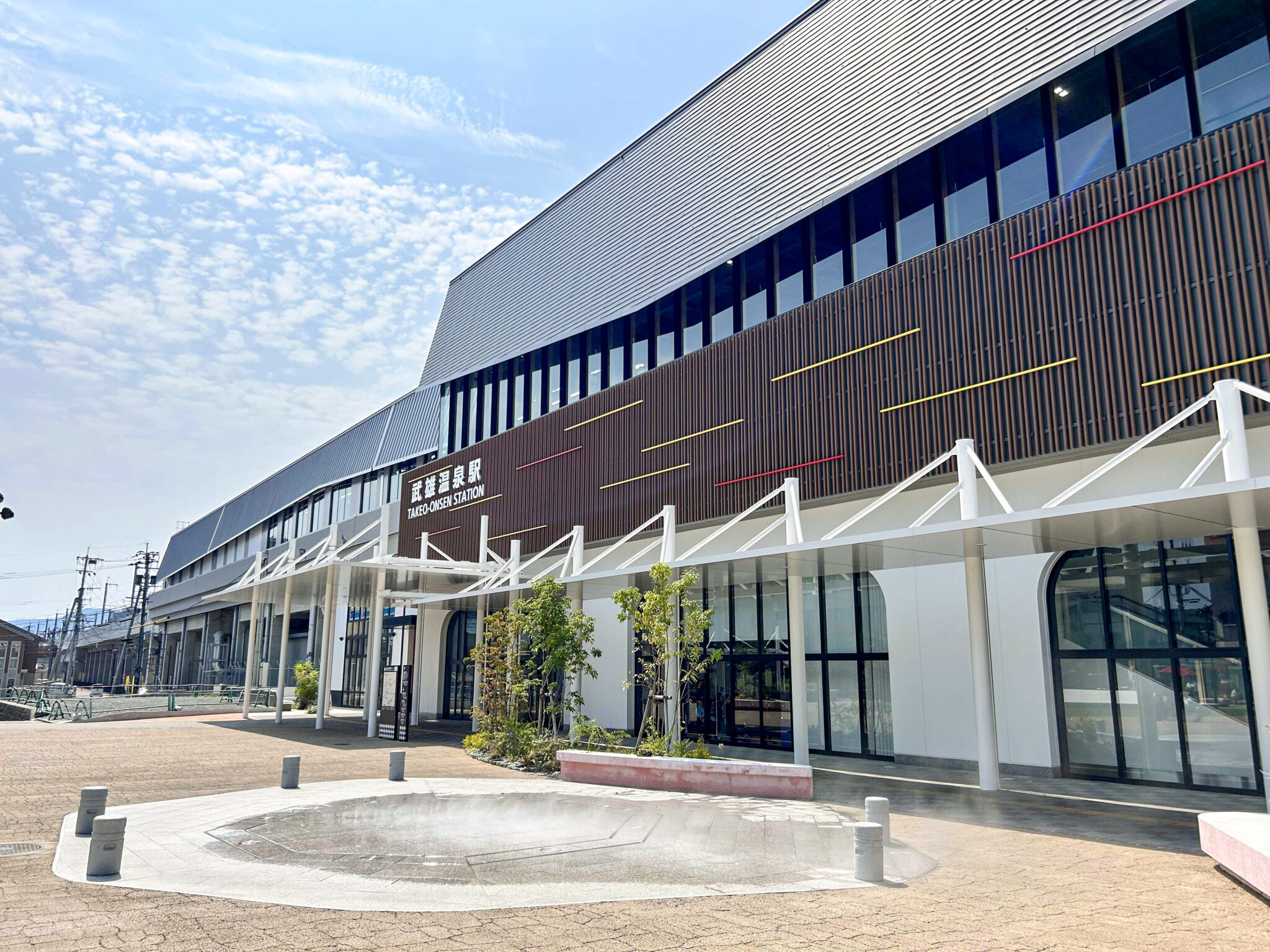 武雄温泉駅でひとやすみ／武雄 旅 書店 | muchu!